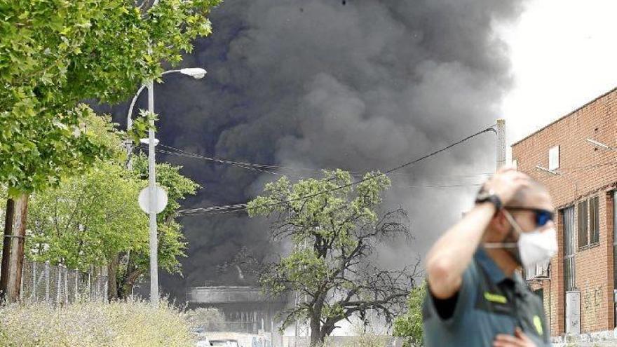 El incendio de una planta de reciclaje en Arganda deja 15 heridos, tres ...