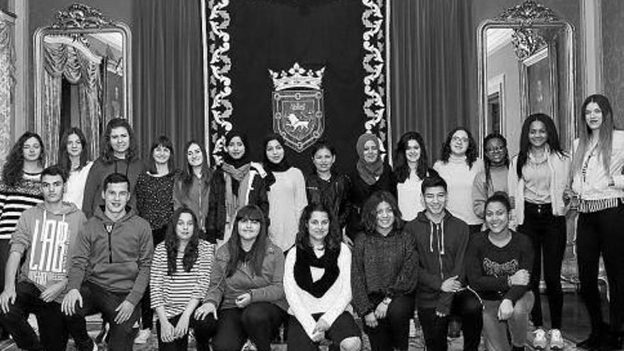 Pequeñas y mayores comparten experiencia en las clases de ballet ...