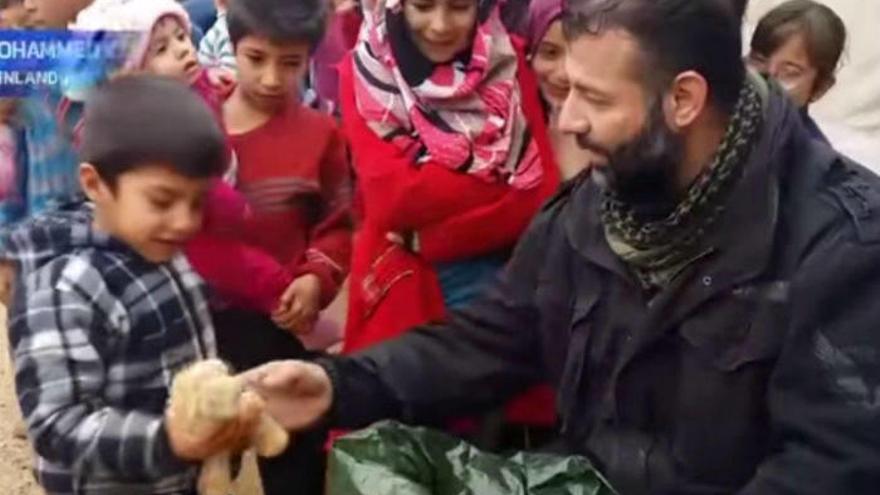 Rami Adham, el 'traficante' de juguetes para niños sirios