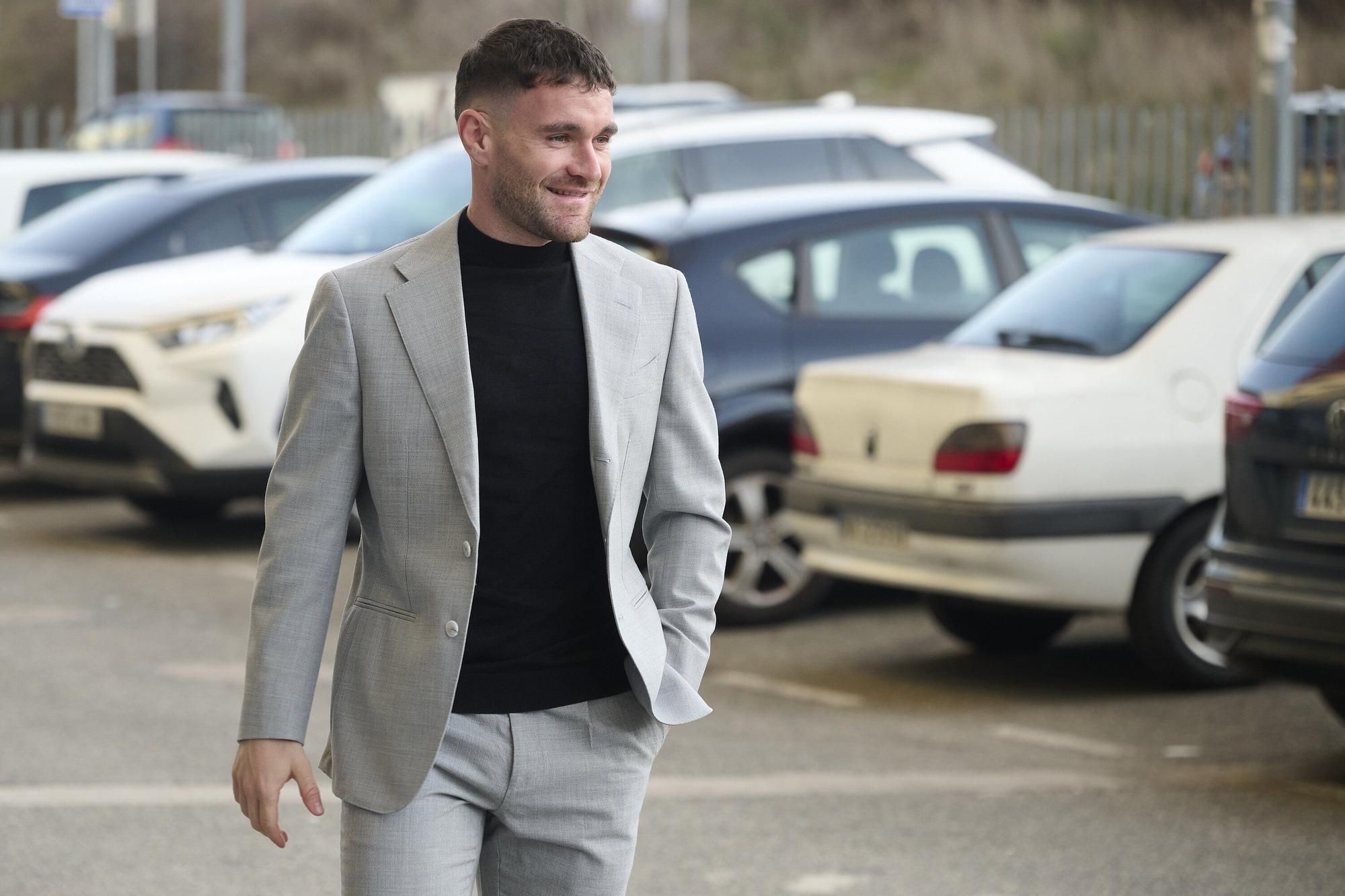 Fotos de la presentación de Javi Galán como nuevo jugador de Osasuna