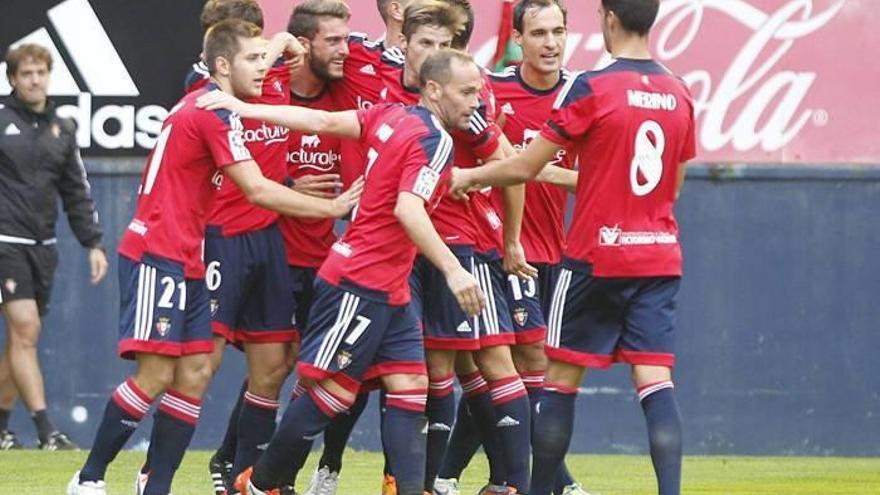 Osasuna se afianza como líder ante un Lugo con diez (4-0)