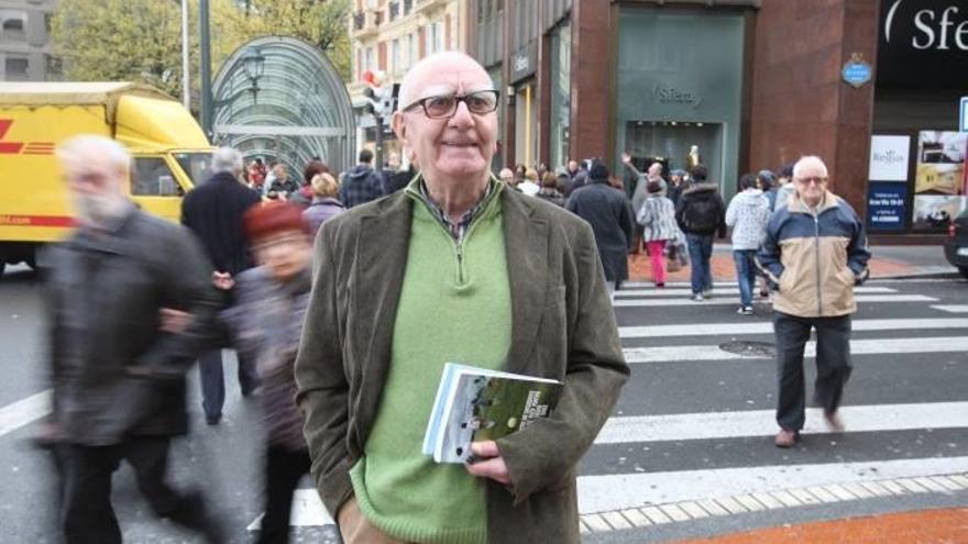 Ex de todo: sacerdote, cooperante, profesor...