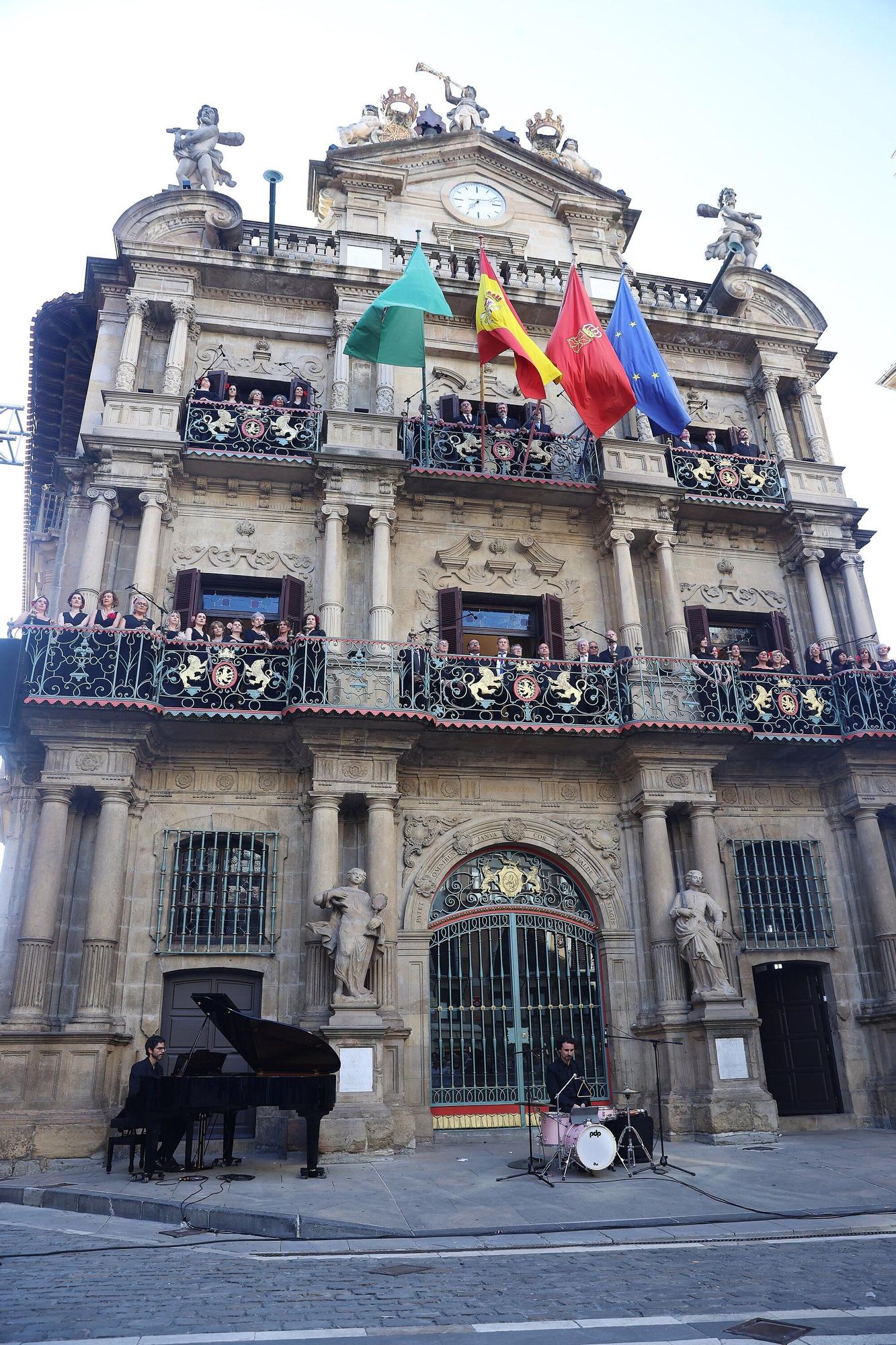 Ópera en los balcones del Ayuntamiento de Pamplona