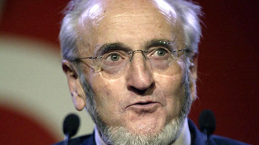 Álvaro Pombo alerta de la pasividad de los intelectuales