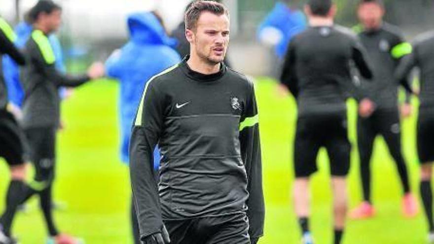 Seferovic y Zaldua son seria duda para viajar a Almería