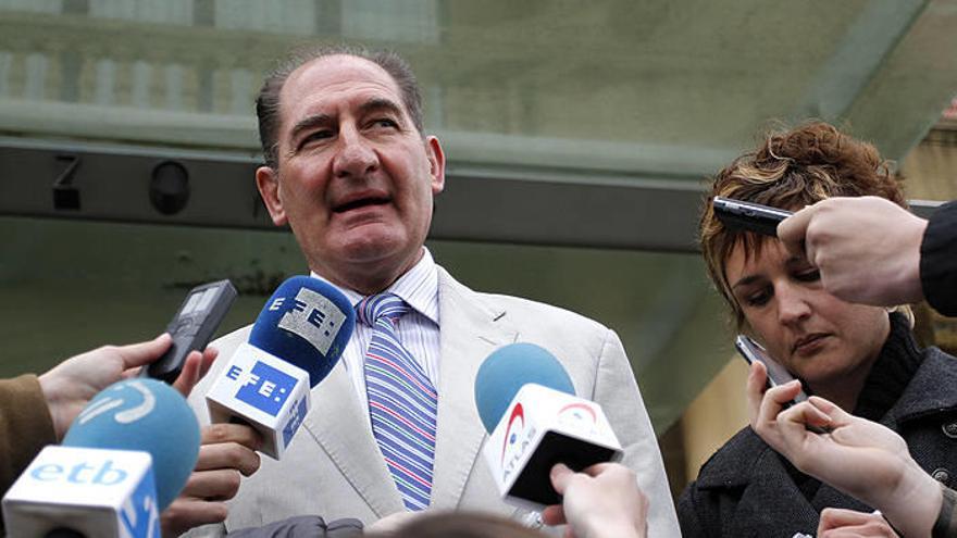 El grupo de Currin pretende entrevistarse con los portavoces del EPKK