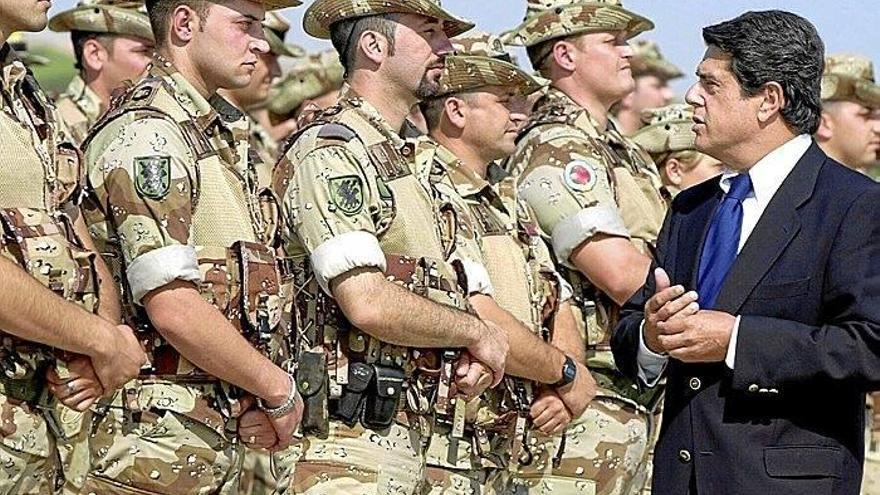 El Gobierno anuncia que relevará próximamente a Trillo como embajador