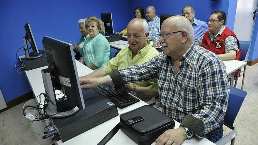 La brecha digital por género y edad se va reduciendo en Euskadi