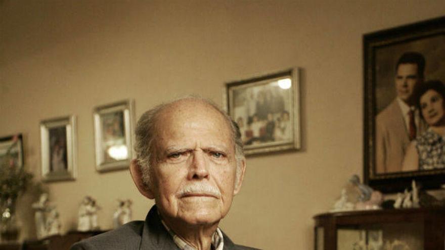 Fallece en el exilio de Miami Huber Matos, histórico comandante de la ...