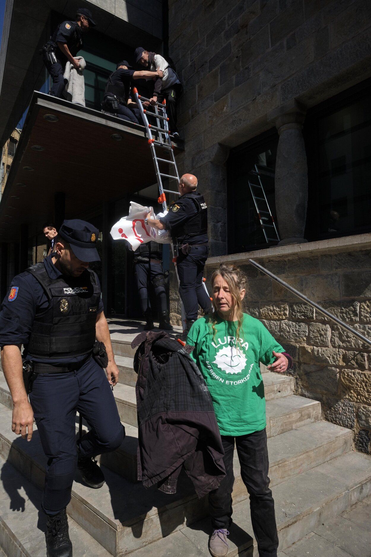 Protesta contra el TAV en la CEN