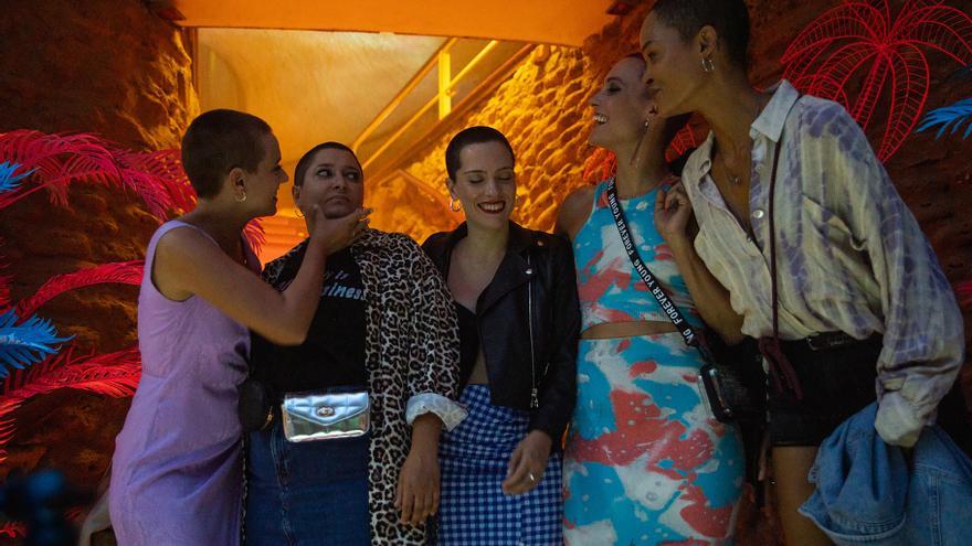 Cinco amigas se reinventan en ‘Las últimas de la fila’