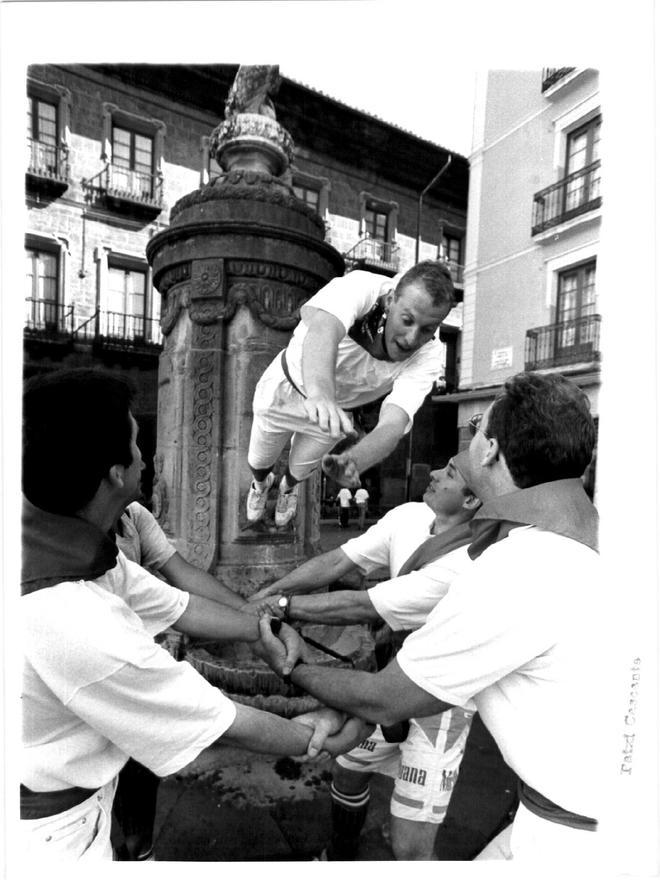 Fotos de la protesta contra las macroplantas de biogás en Pamplona