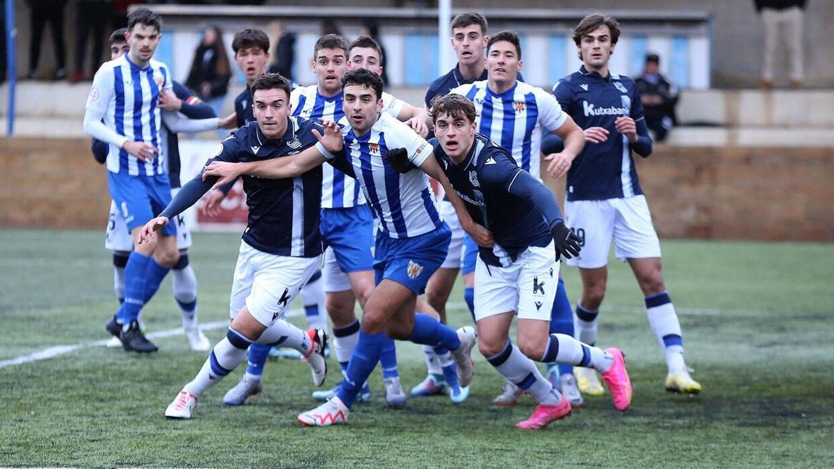 El Izarra celebra su centenario con un empate