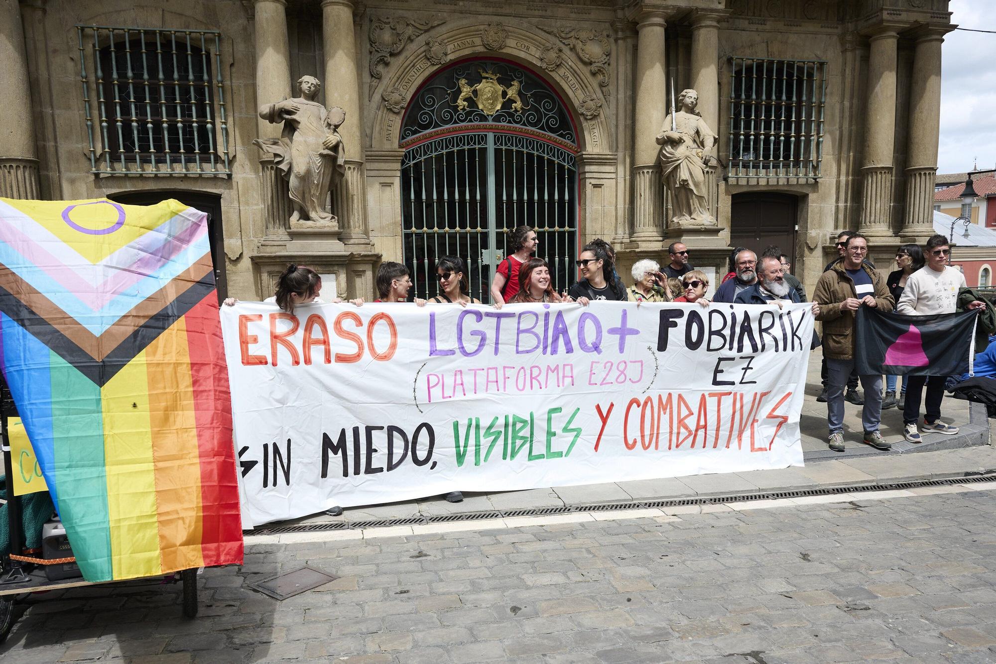 Concentración en Pamplona con motivo del Día Internacional contra la ...