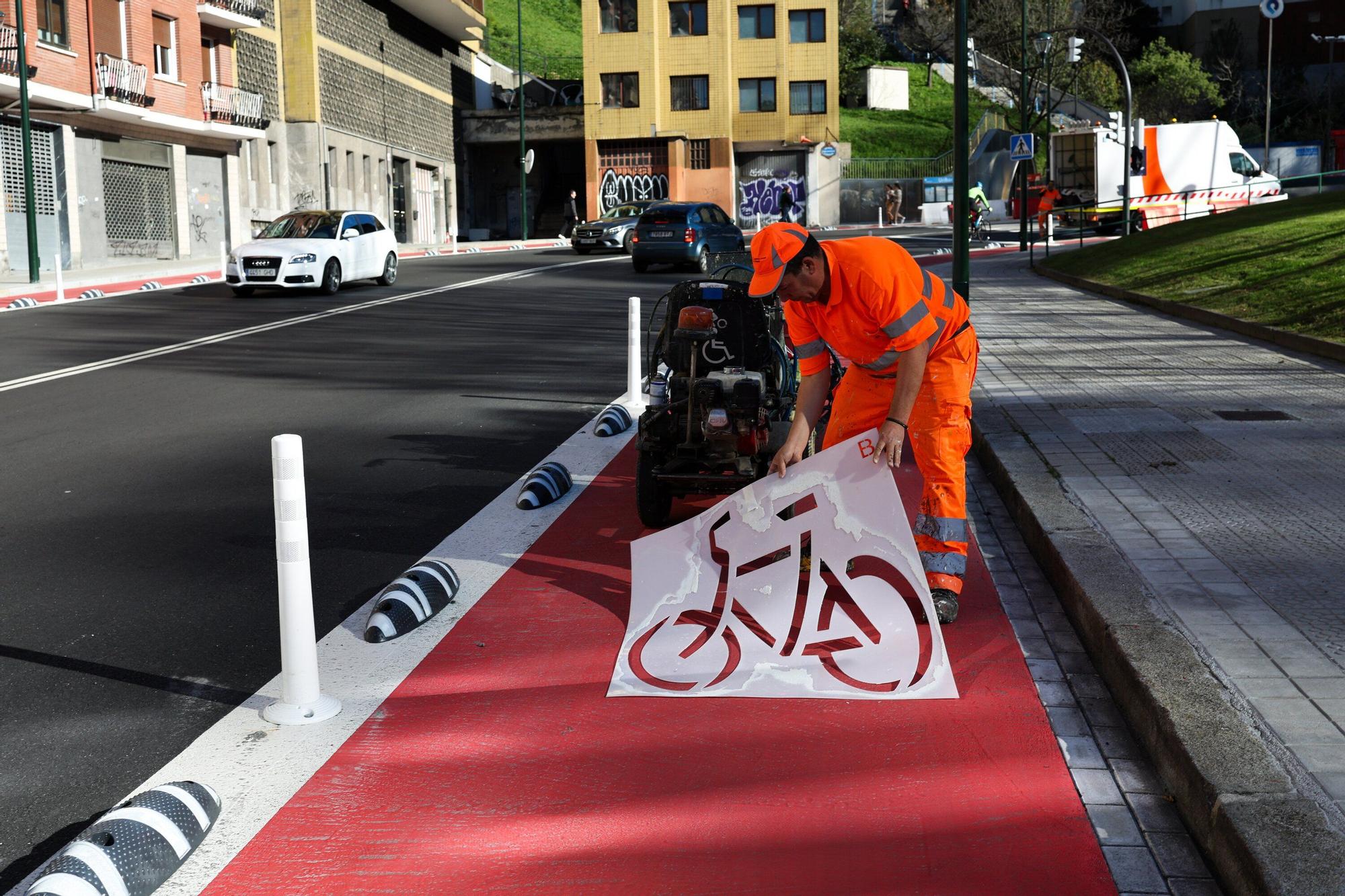 En imágenes: Bilbao estrena el nuevo bidegorri que conecta con Begoña