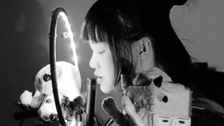 Yen Tzu, la artista que convierte sus peluches en instrumentos