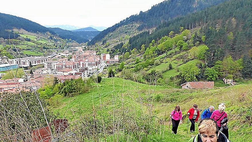 Balmaseda embellece el Cerro del Castillo