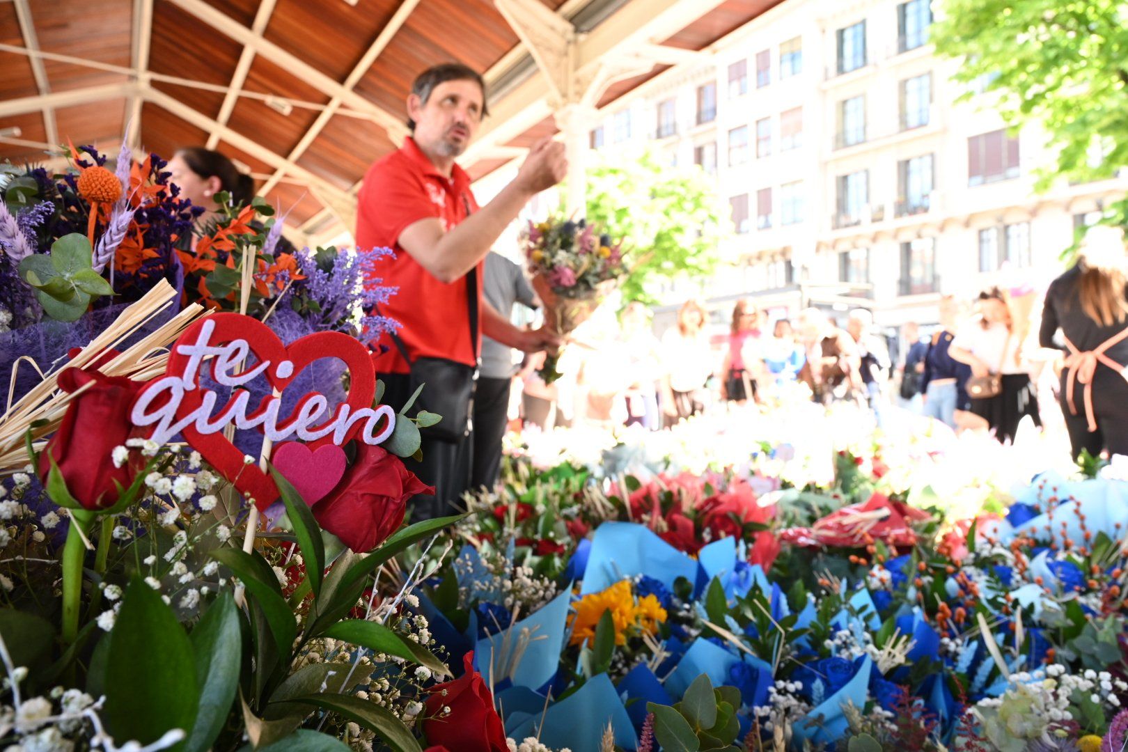 En imágenes: El Mercado de Flores y Plantas del Arenal, a rebosar