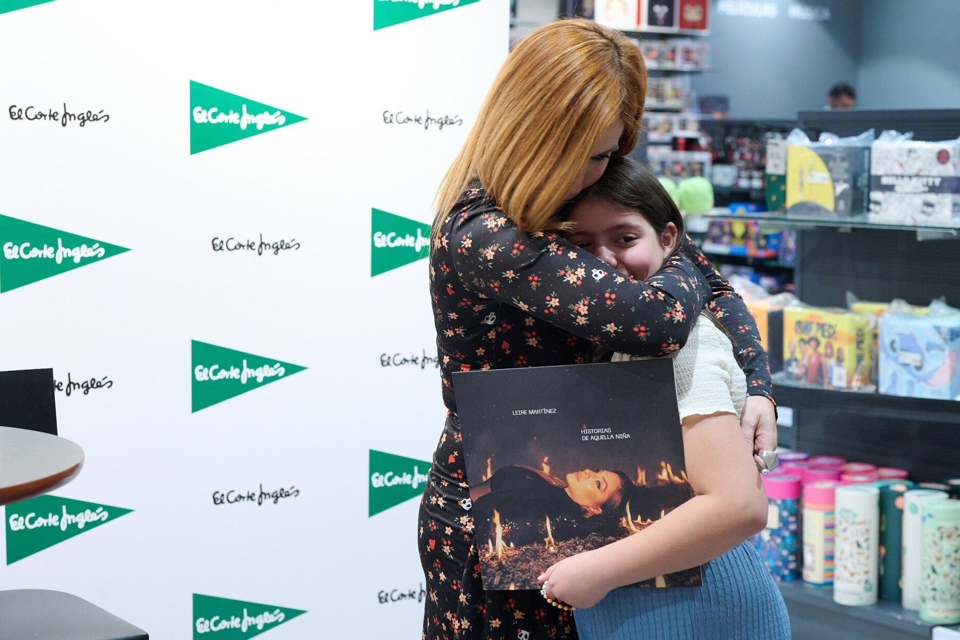 Fotos de la firma de ejemplares de Leire Martínez en Pamplona