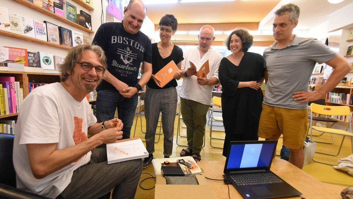 Aitor Espie presenta ‘99 ventanas’ en Bilbao