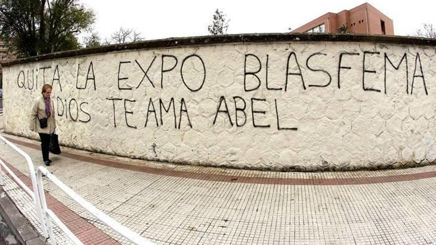 La exposición de Abel Azcona registró más de 150 quejas en el teléfono de Atención Ciudadana de ...