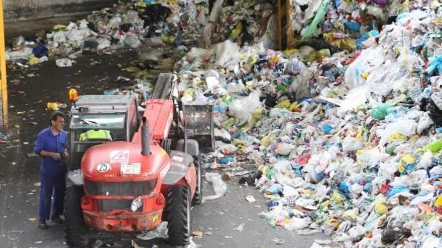 La planta de clasificación de envases de Urnieta recicla casi seis ...