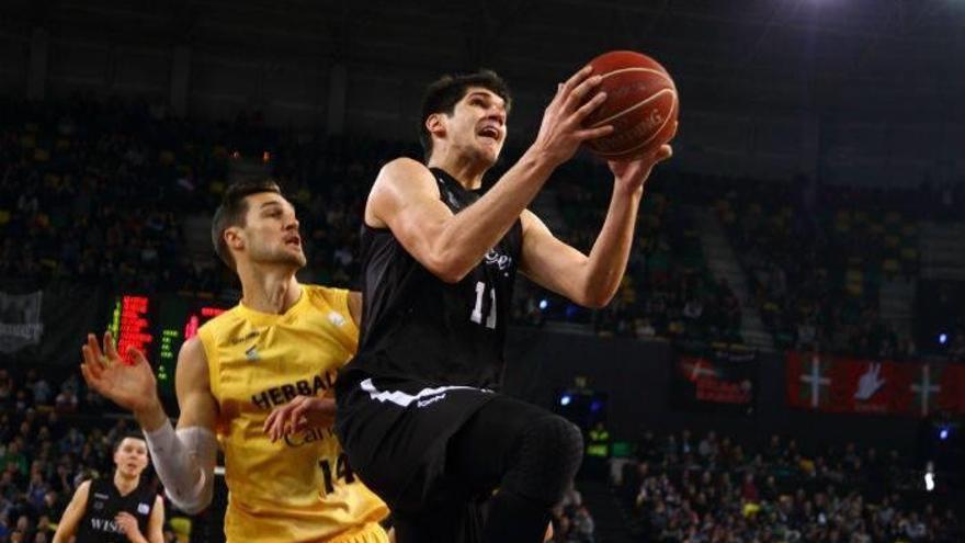 El Bilbao Basket se carga de razones en Miribilla