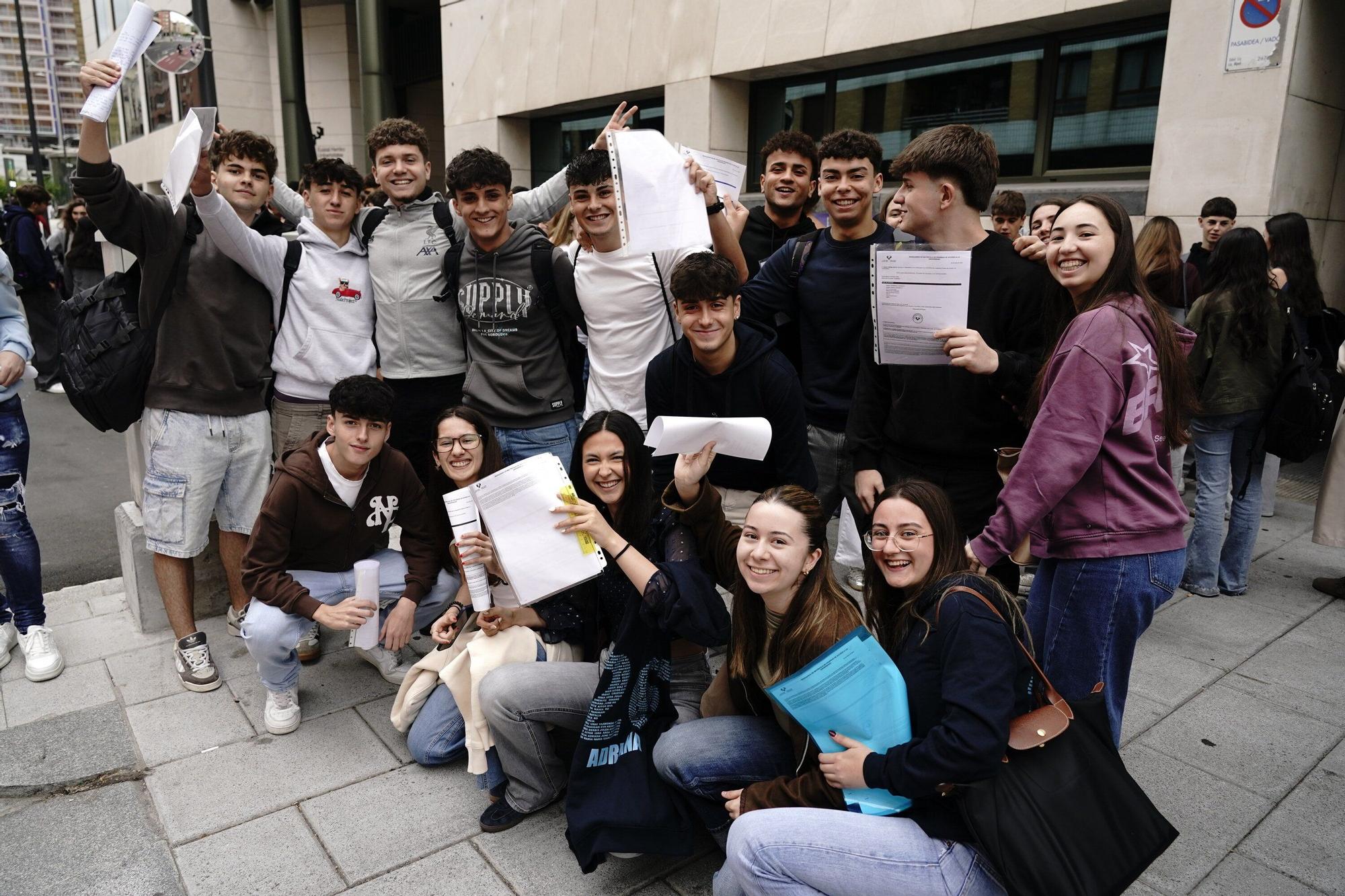 En imágenes: Miles de estudiantes se presentan a selectividad en Bizkaia
