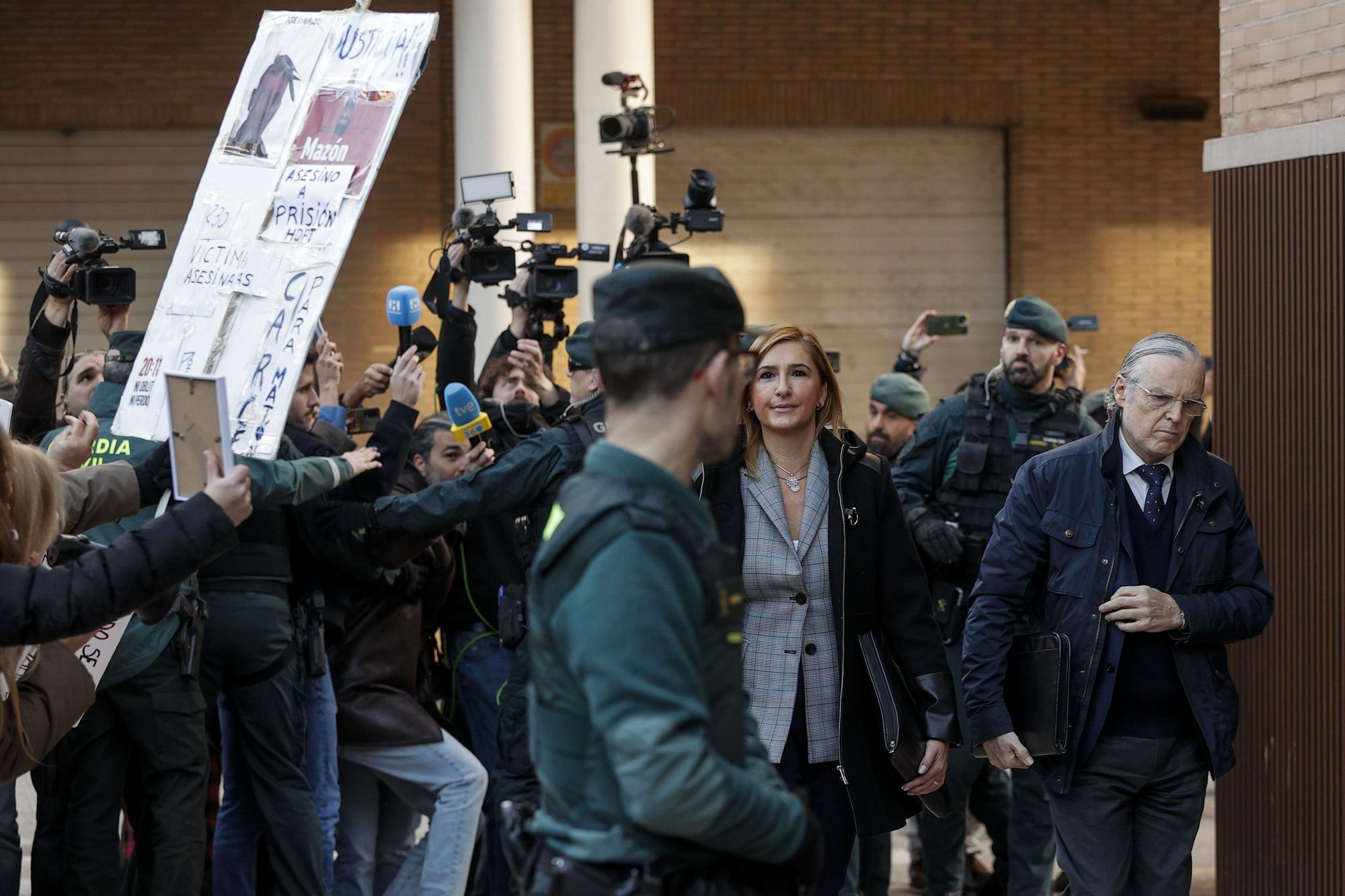 En imágenes: Pradas y el exjefe de Gabinete de Mazón llegan al juzgado ...