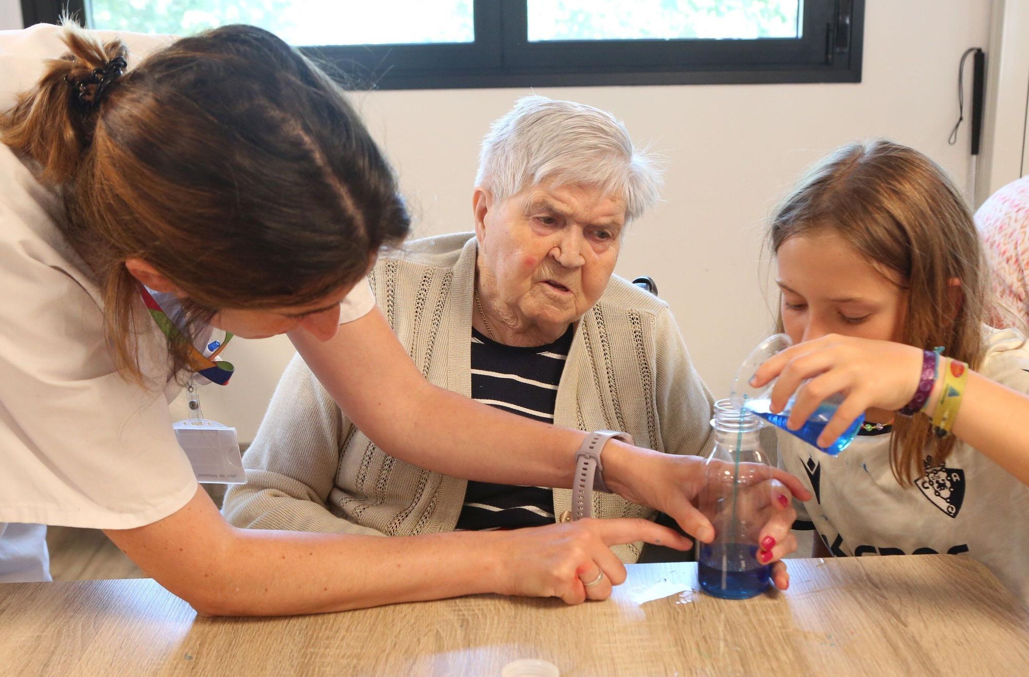 Amavir Sarriguren celebra su 'campamento con los abuelos'