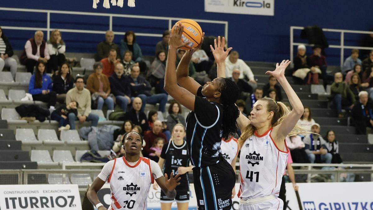 El IDK Euskotren gana al Ensino y acaba con su mala racha (79-74)