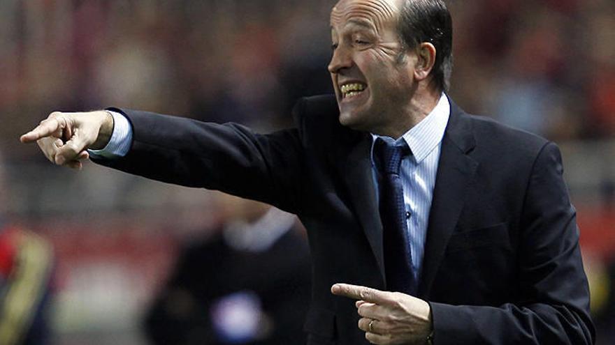 El Villarreal fía la salvación a Lotina