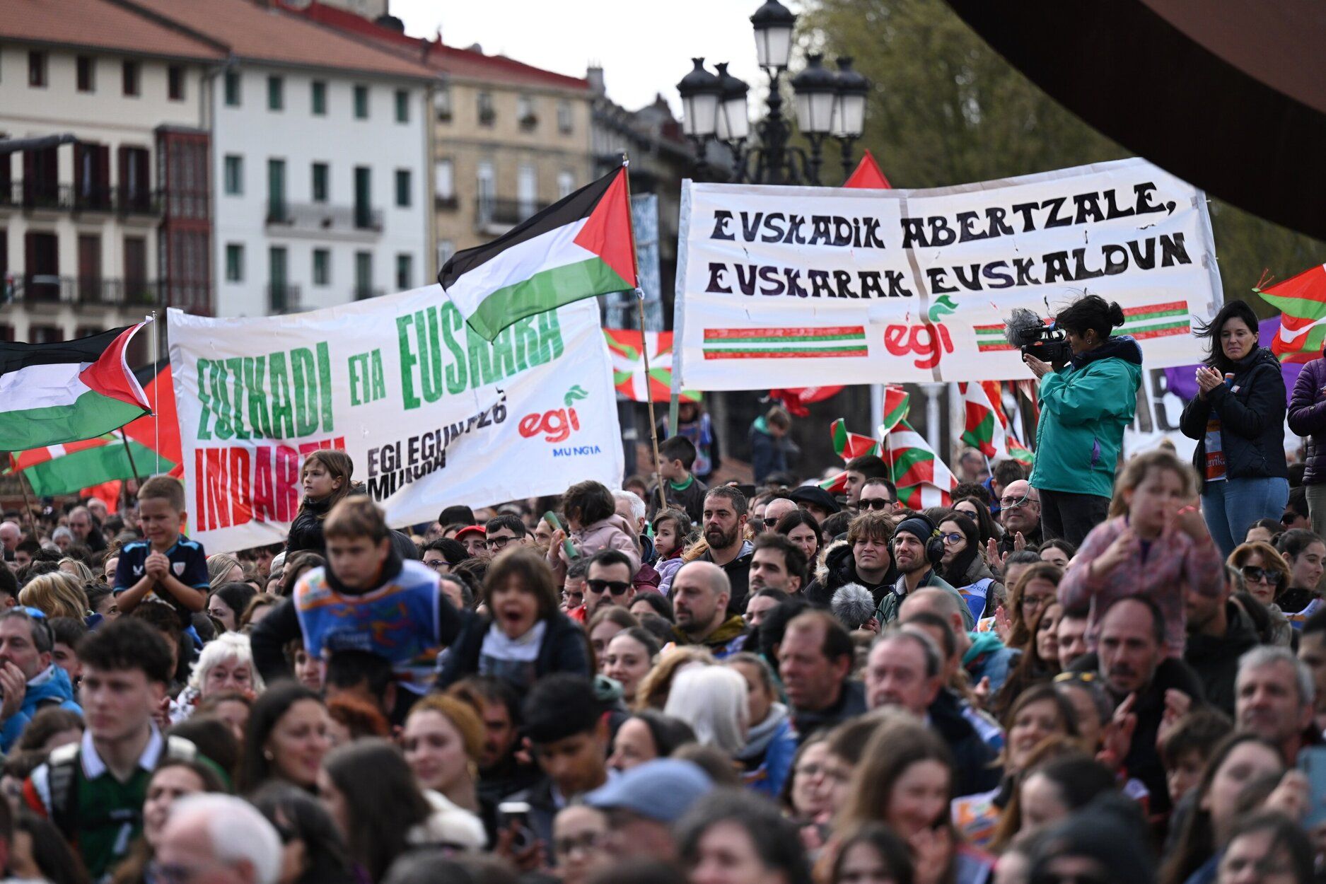 Bilbon amaitu da Korrika: “Euskara gara, eta hemen gaude”