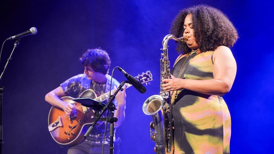 En imágenes: Chelsea Carmichael deleita al público del Principal en el ...