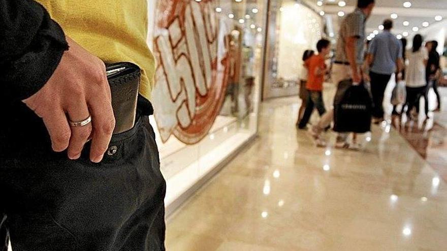 A un 9 % de los navarros les han robado la cartera y las tarjetas en verano