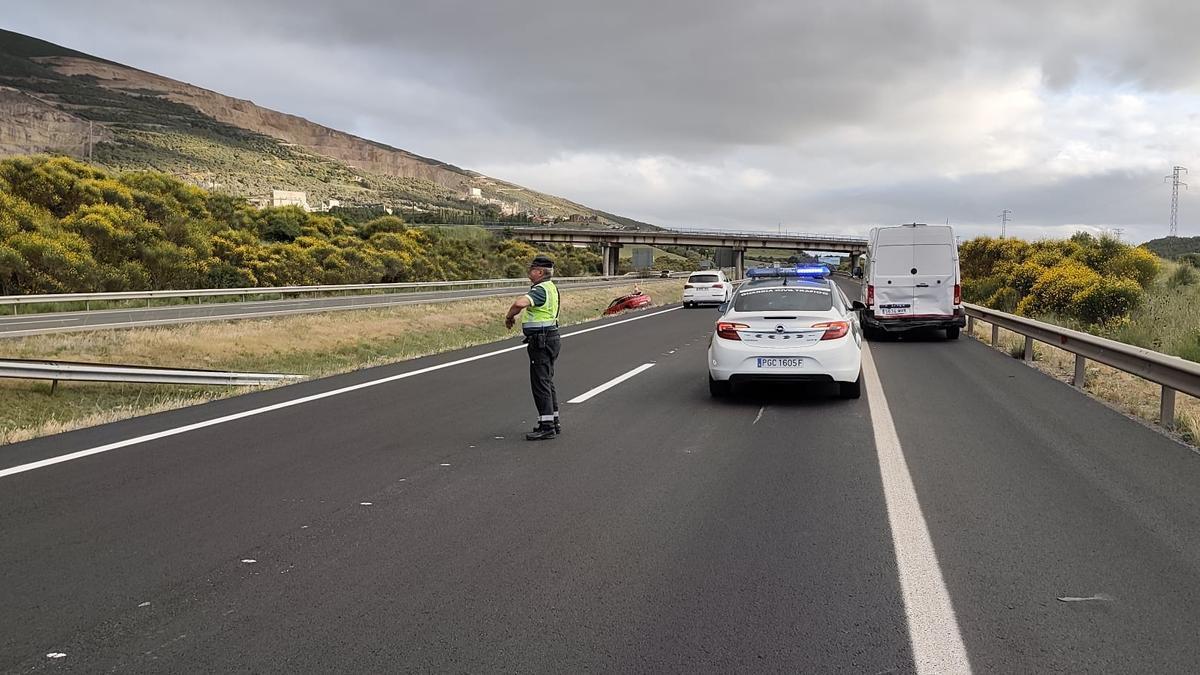 Dos heridos en una colisión por alcance en la AP-15 a la altura de Pamplona