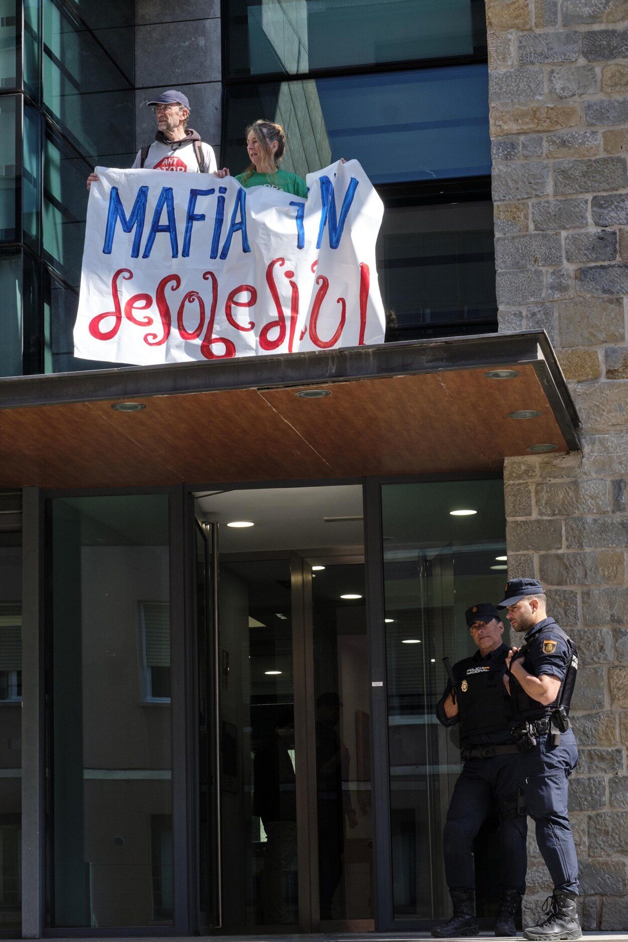 Protesta contra el TAV en la CEN