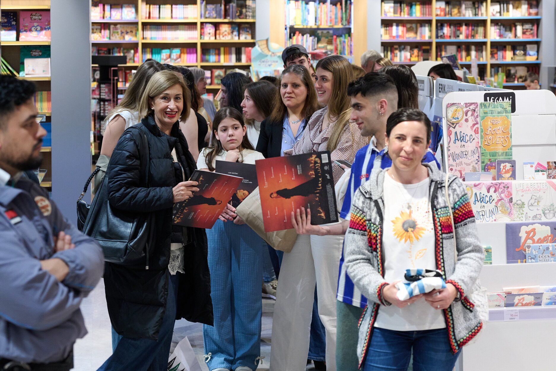 Fotos de la firma de ejemplares de Leire Martínez en Pamplona