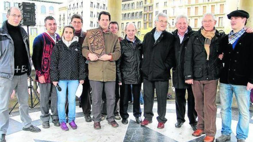 Gora Iruñea! homenajea al Struendo de Iruña, que cumple 25 años