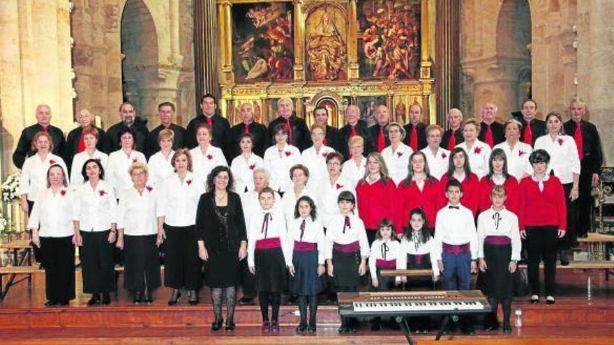 Concierto de la Coral Santa María la Real, en el Monasterio