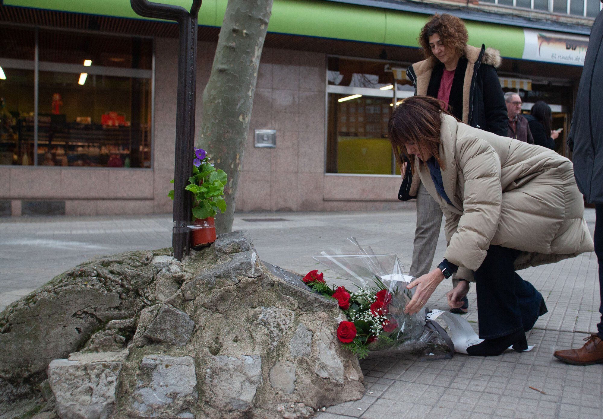 En imágenes: Homenajes en el monolito del 3 de marzo