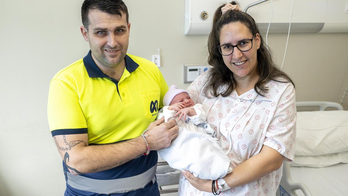 El primer nacido en 2024 en Navarra se hizo de rogar