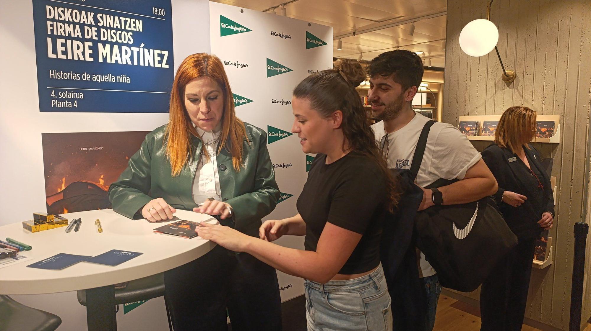 En imágenes: firma de discos de Leire Martínez en Bilbao