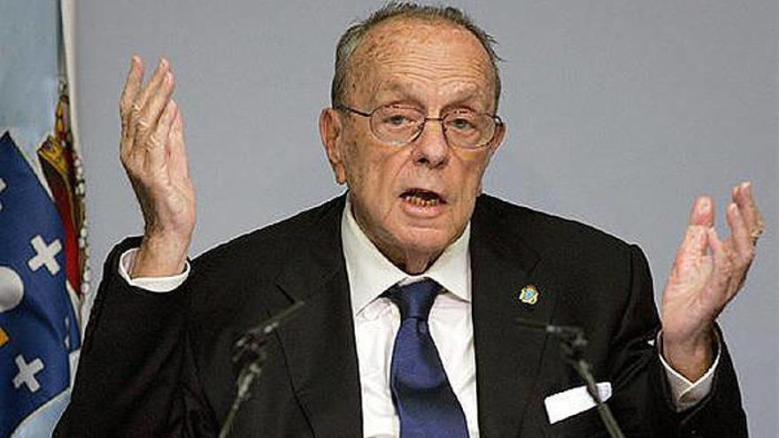 Estalla un artefacto casero en la casa natal de Fraga en Lugo