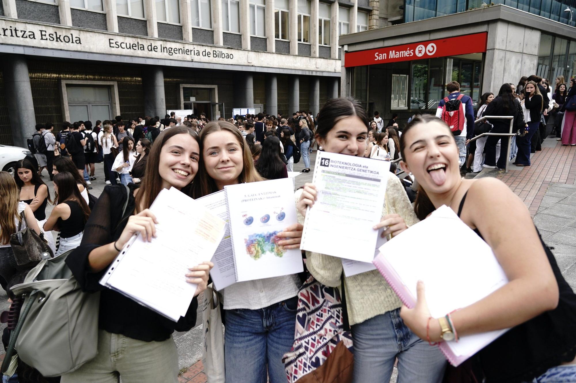 En imágenes: Miles de estudiantes se presentan a selectividad en Bizkaia